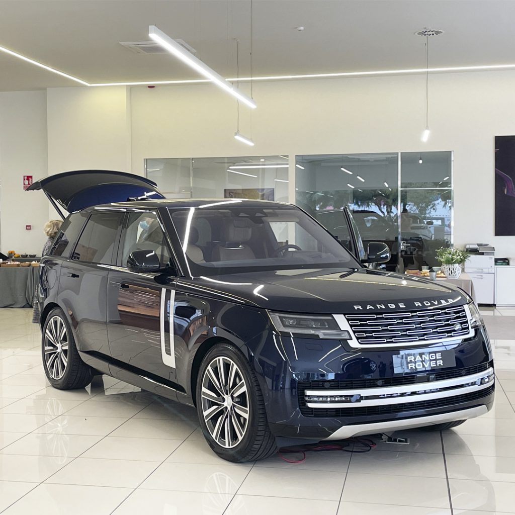 EL NUEVO RANGE ROVER SE DEJÓ VER POR PRIMERA VEZ EN MUNDICAR EL PASADO ...